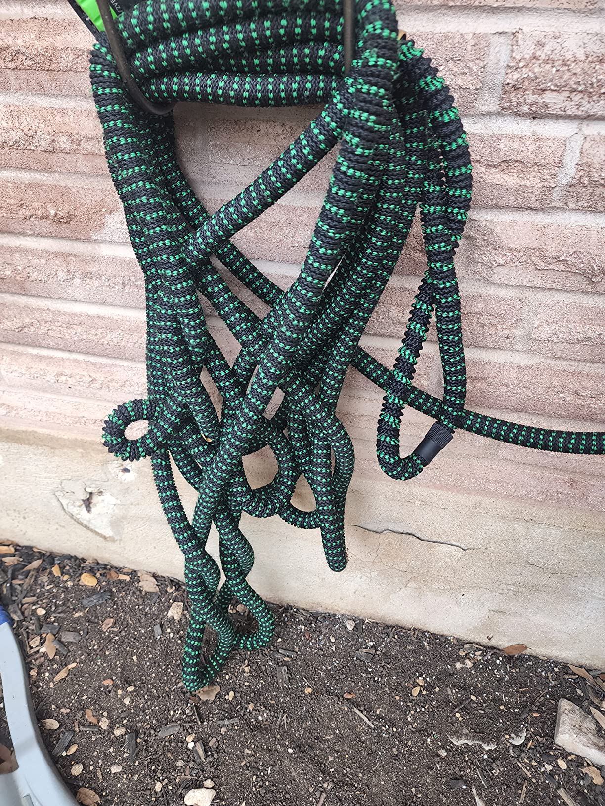 Does the best 100 foot hose provide a consistent water flow?